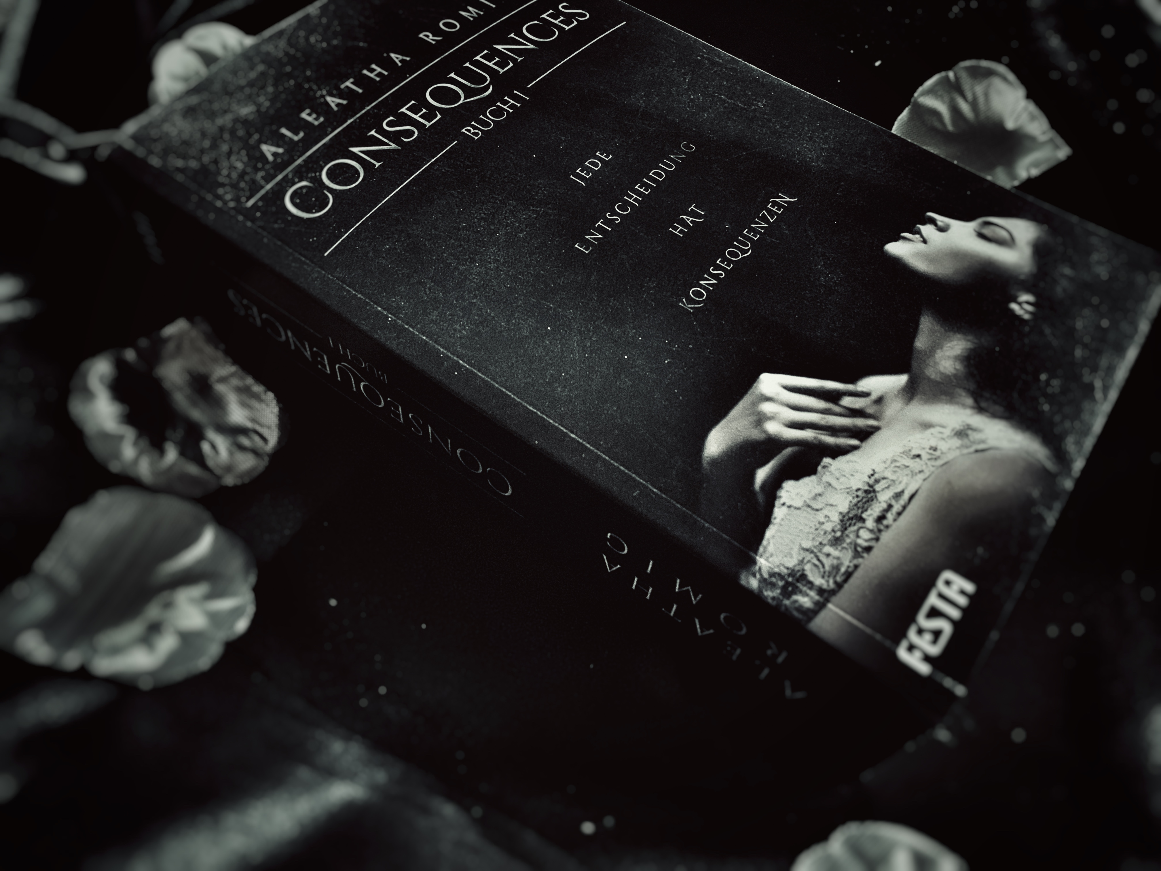 Rezension "Consequences - Buch 1" von Aleatha Romig - Janas Lesehimmel
